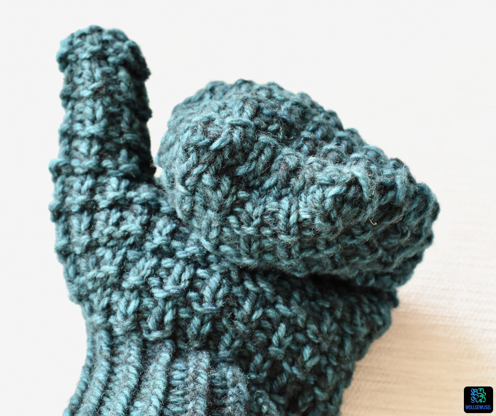 Fäustlinge für den Strickmann: „Woodstack Mittens“ von Jane Richmond ...